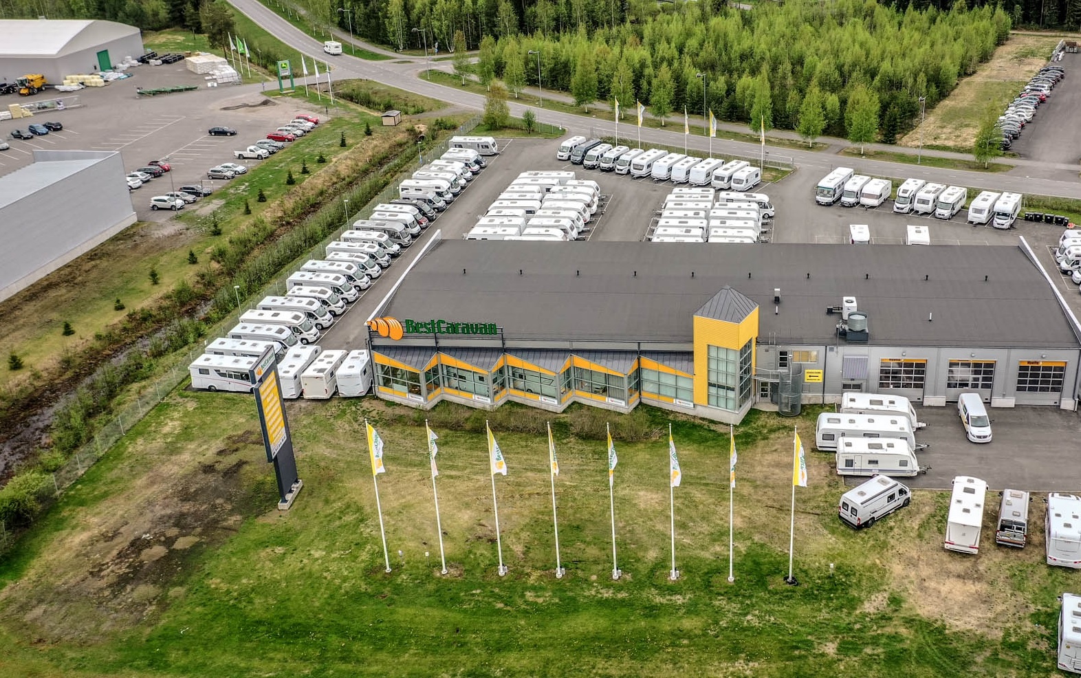 Best Caravan Oulu – Matkailuautot, matkailuvaunut ja retkeilyautot
